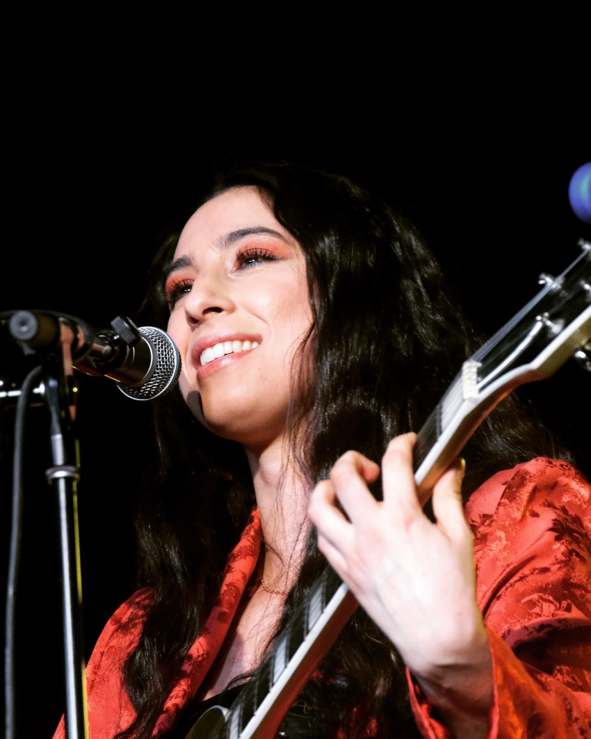 Hire Gracie Ella - Singer/Songwriter in Toronto, Ontario