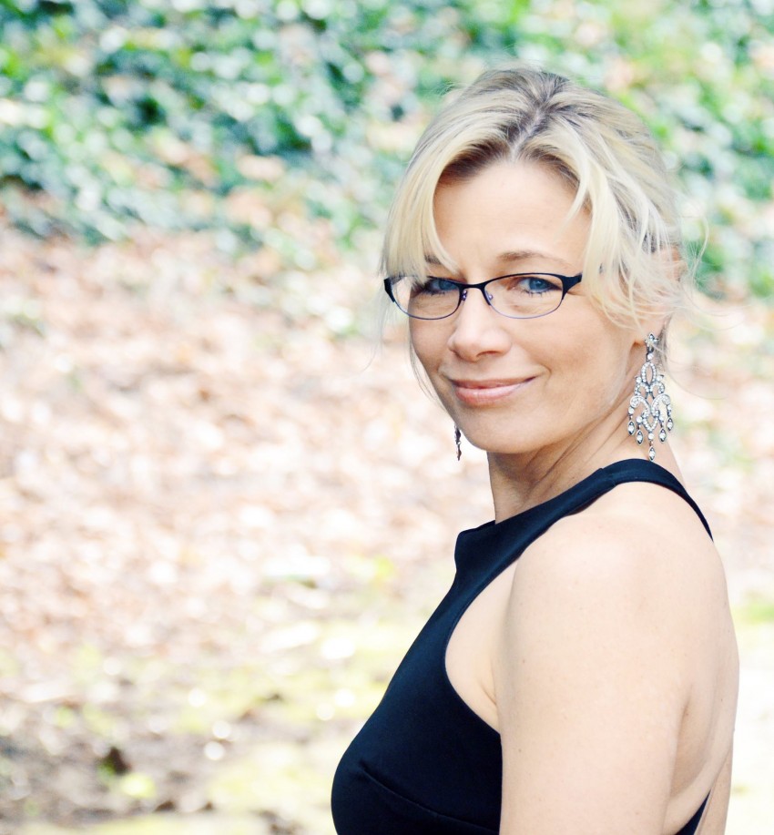 Hire Heather Keizur - Jazz Singer in Portland, Oregon