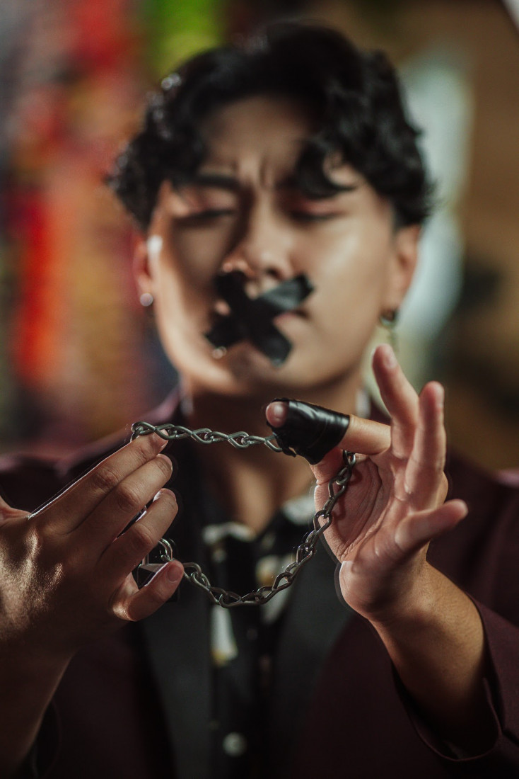 Hire Howdy - Strolling/Close-up Magician in Newport Beach, CA | GigSalad