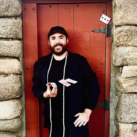 Hire Illusionist Michael howell - Magician in Cortaro, Arizona
