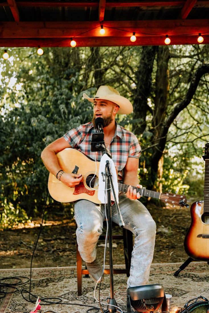 Hire Isaac Kenneth - Country Band in Ozark, Missouri