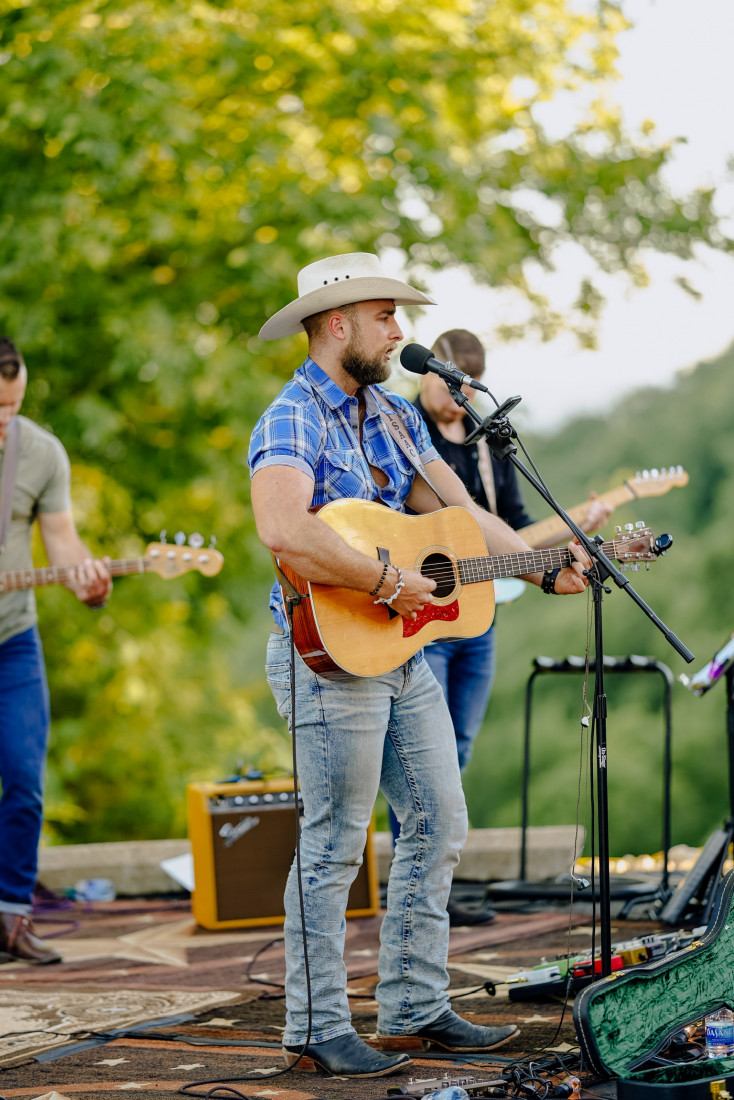 Hire Isaac Kenneth - Country Band in Ozark, Missouri