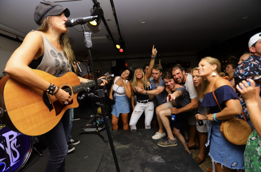 Hire Jenny Hoatson Music - Acoustic Band in Bloomfield, New Jersey