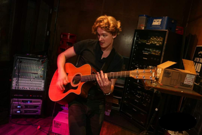 Hire Jeremy Fox - Singing Guitarist in London, Ontario