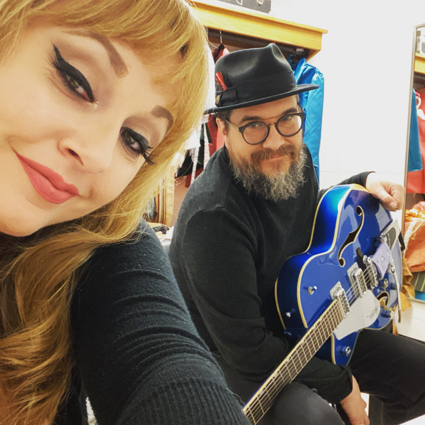 Hire Kate Voss & The Hot Sauce - Dance Band in Oshkosh, Wisconsin