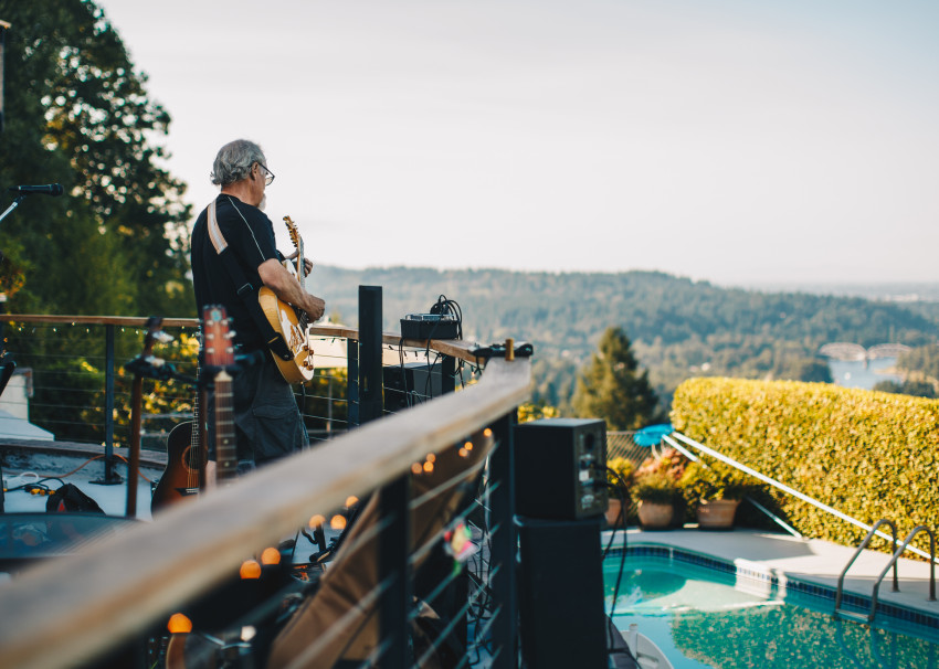 Hire Kit Garoutte - Singing Guitarist in Ridgefield, Washington