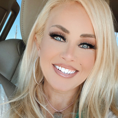 Hire Lady Redneck - Singing Guitarist in Celina, Texas