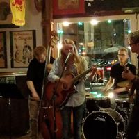 Hire Laura May - Singing Guitarist in Portland, Oregon
