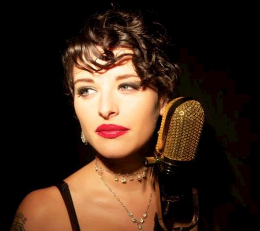 Hire Lee Taylor - Singer/Songwriter in Brooklyn, New York