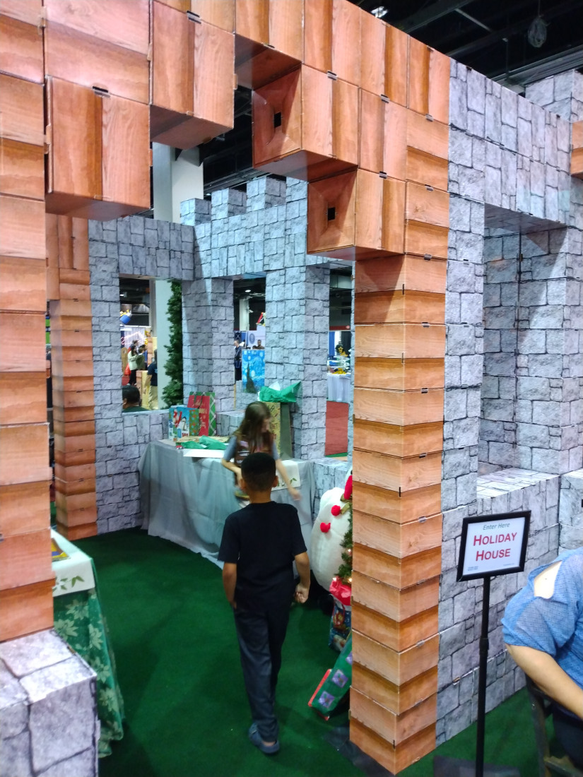 Hire Life-Size Block World Play Zones - Party Inflatables in ...