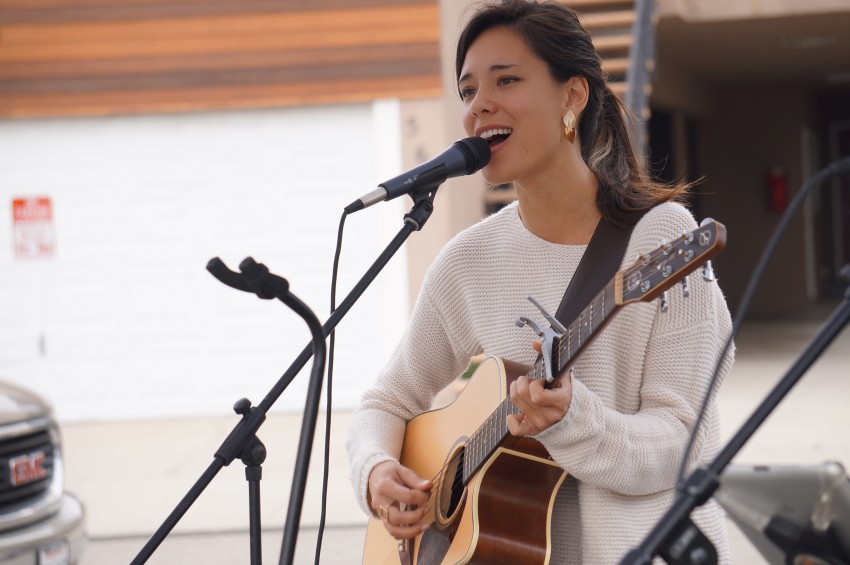 Hire Lisa Ritchie - Wedding Singer in Hermosa Beach, California