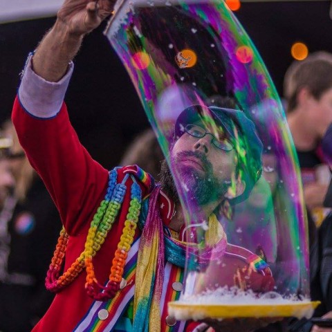 Hire Magic Bubbles and Balloons - Bubble Entertainment in Oakland ...