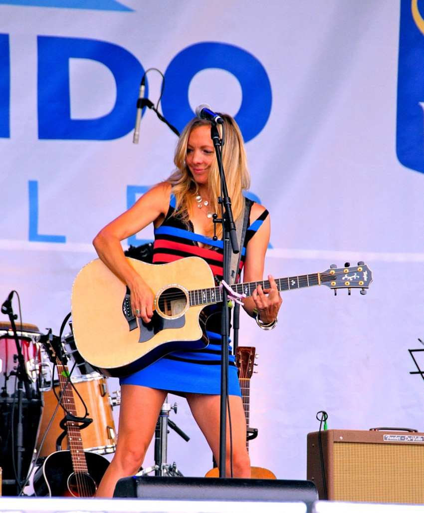 Hire Melanie Dekker - A Voice Like Chocolate - Singing Guitarist in ...