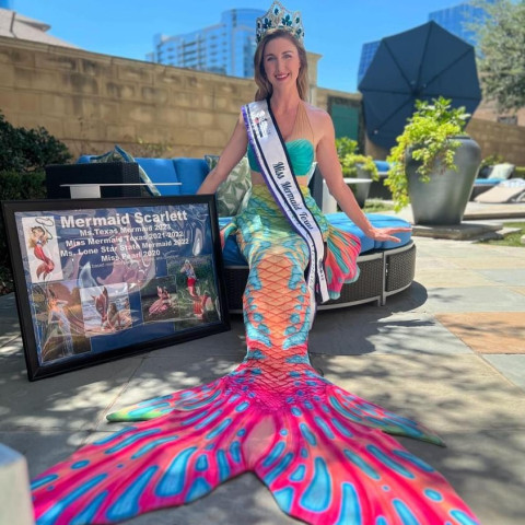Hire Mermaid Scarlett the Texas Mermaid - Mermaid Entertainment in ...