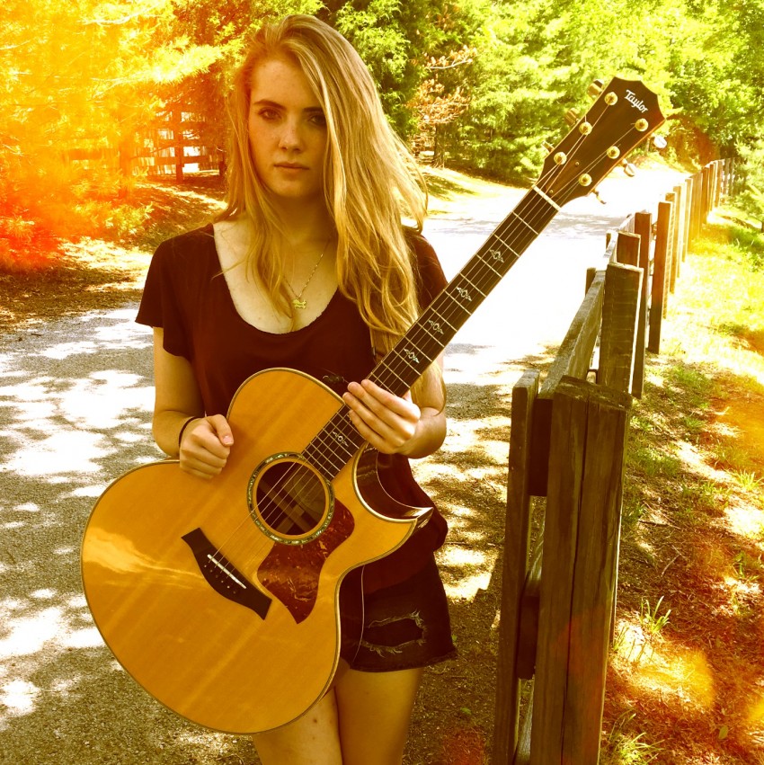 Hire Mia Green Acoustic Pop Singer/Songwriter - Singing Guitarist in ...