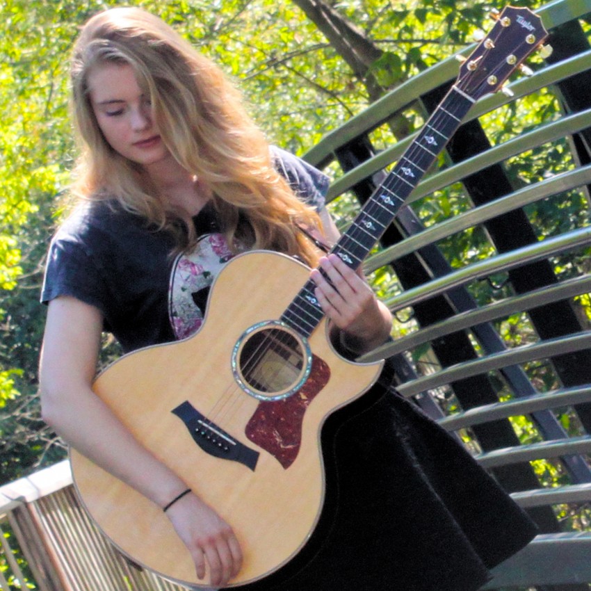 Hire Mia Green Acoustic Pop Singer/Songwriter - Singing Guitarist in ...