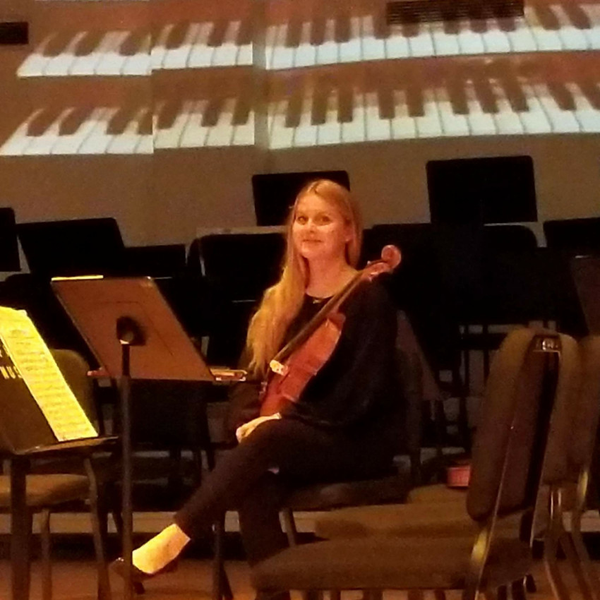 Hire Yasmin Koubi - Viola Player in Miami, Florida