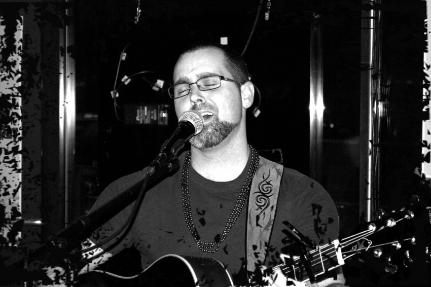 Hire Mike Gill - Singing Guitarist in Fredericksburg, Virginia