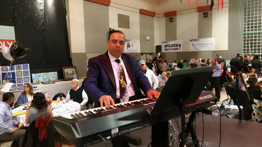 Hire Mike Mansour Pianist - Pianist in Mountlake Terrace, Washington