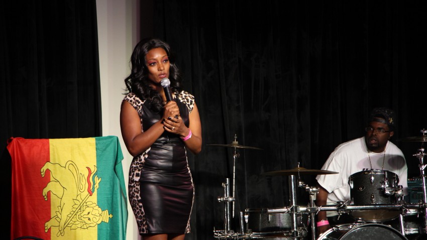 Hire Mrs Dolla - R&B Vocalist in Atlanta, Georgia