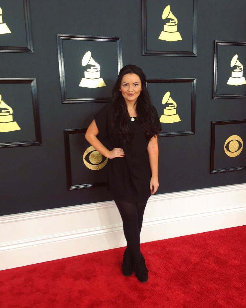 Hire Natalie Clark - Singing Guitarist in Los Angeles, California