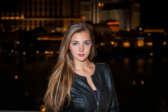 Hire Nicole Winter - Contortionist in Miami, Florida