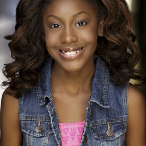 Hire Nini - Pop Singer in Los Angeles, California