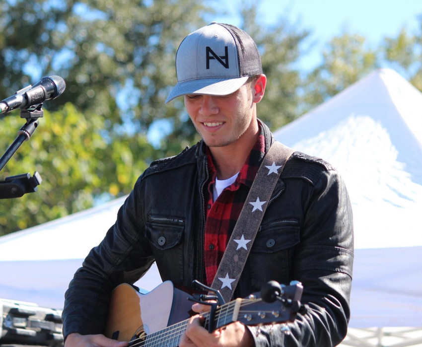 Hire Noah Hunton - Country Singer in Ocala, Florida