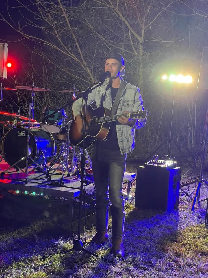 Hire Noah Hunton - Country Singer in Ocala, Florida