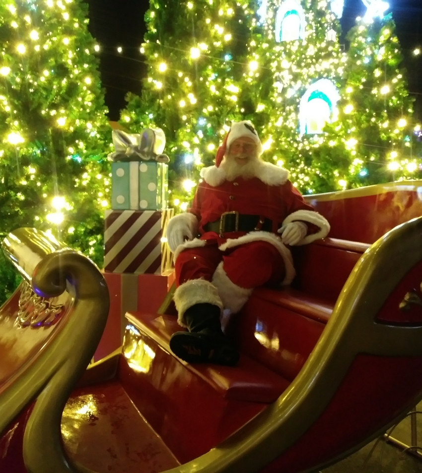Hire Orlando Santa Pete - Santa Claus in Orlando, Florida
