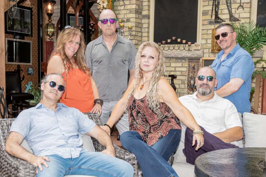 Hire Pepper Jones and the Rockits - Cover Band in London, Ontario