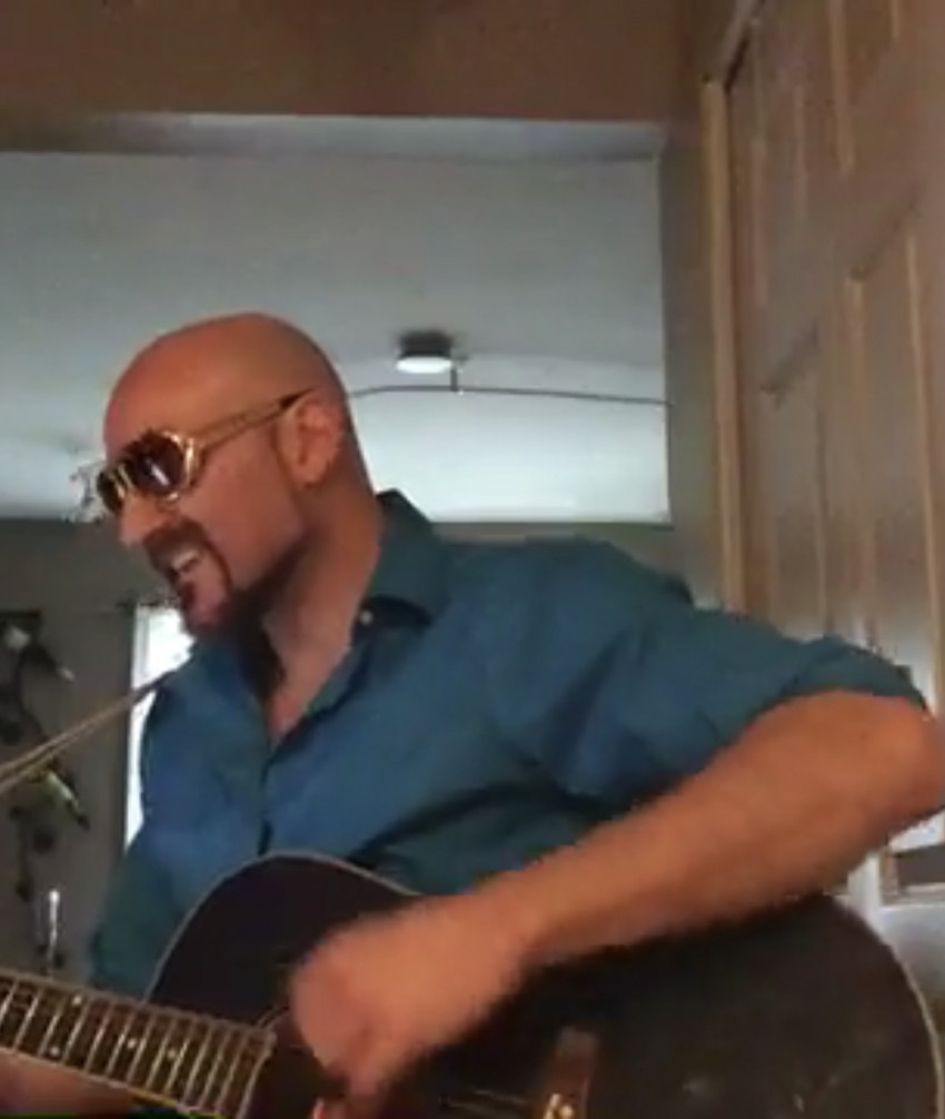 Hire Perry Curcio - Singing Guitarist in Sewell, New Jersey