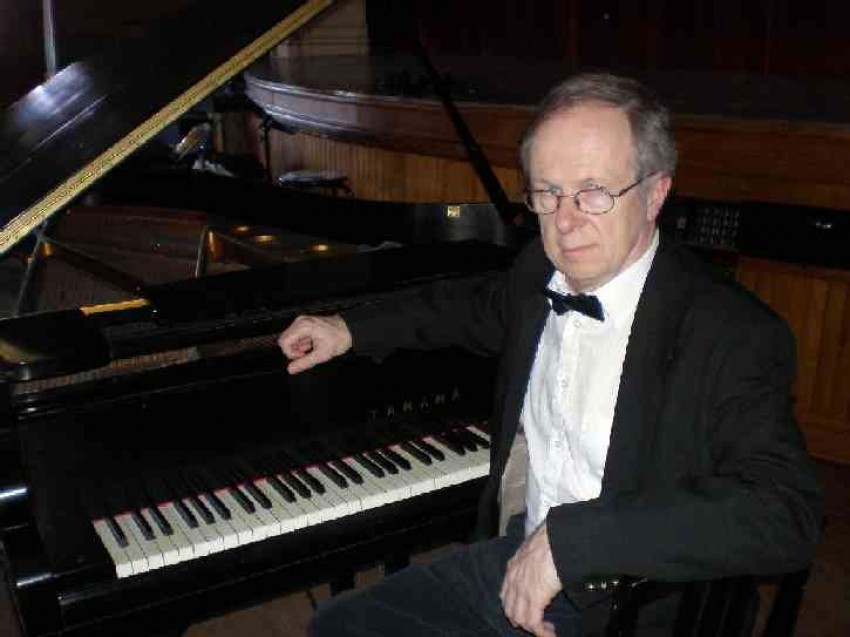 Hire Peter Brown - Pianist in Lanark, Ontario
