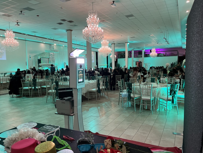 Hire Photo Booth Houston - Photo Booths in Pasadena, Texas