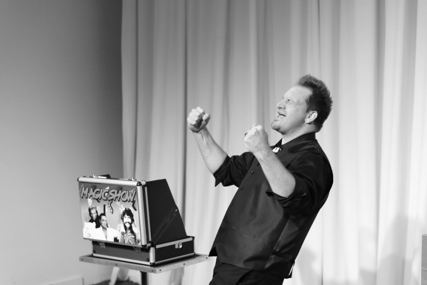 Hire Portland Magician - Aaron J. Smith - Magician in Portland, Oregon