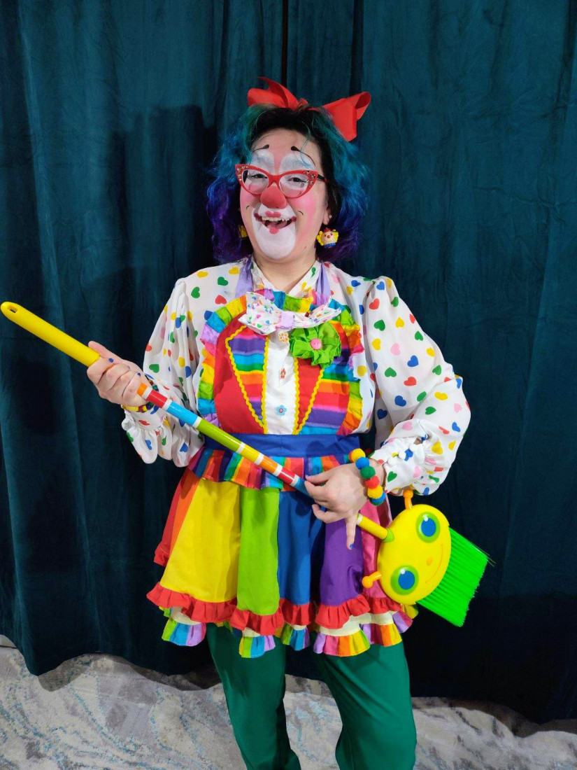 Hire Rayven the Clown, Topsy Turvy Clownery - Clown in Lacey, Washington