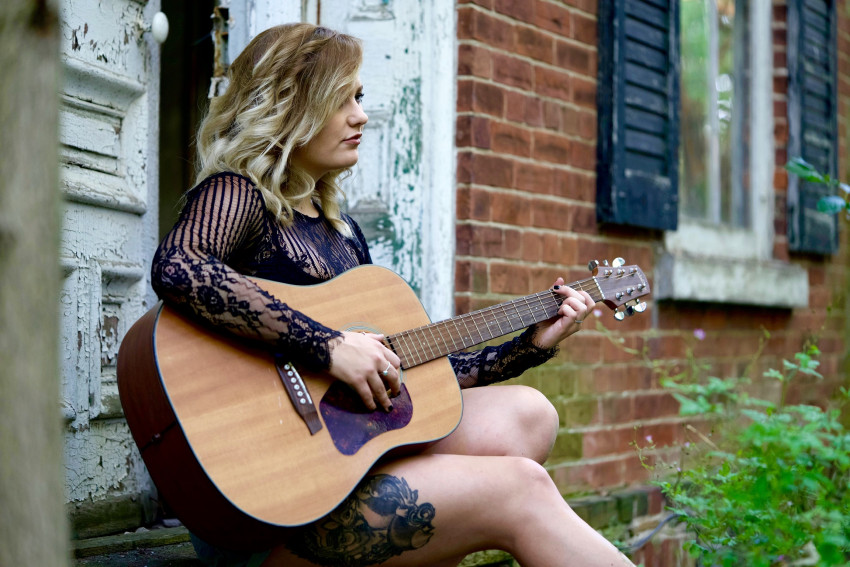 Hire Rebecca Reeves - Pop Singer in Kitchener, Ontario