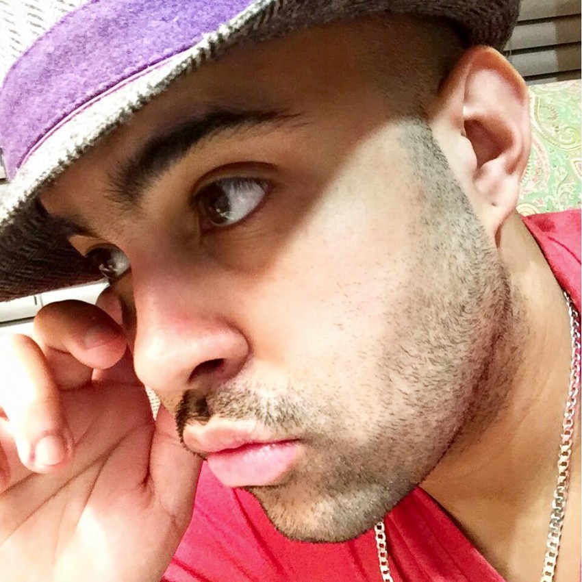 Hire Ricky Davila - R&B Vocalist in Los Angeles, California