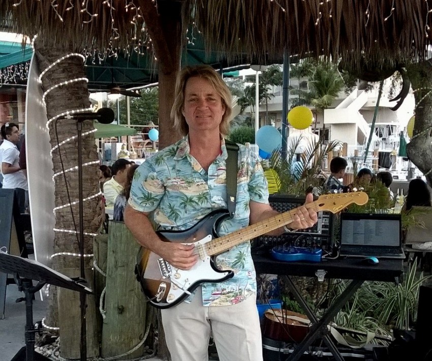 Hire Russell Frazier - Singing Guitarist in Hollywood, Florida