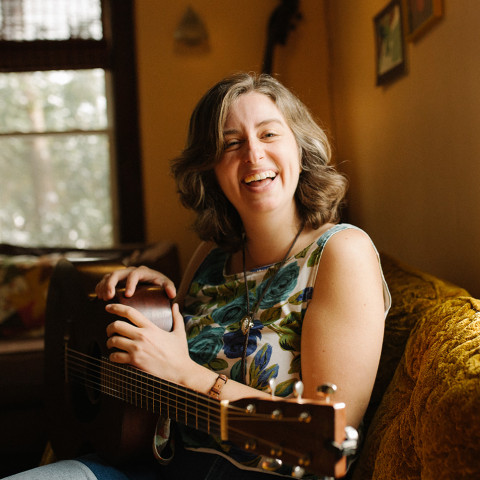 Hire Sadie sings Joni - Singing Guitarist in Minneapolis, Minnesota