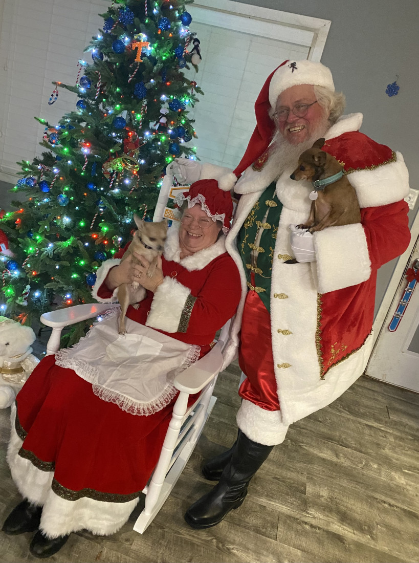 Hire Santa and Mrs. Claus Knoxville - Santa Claus in Powell, Tennessee