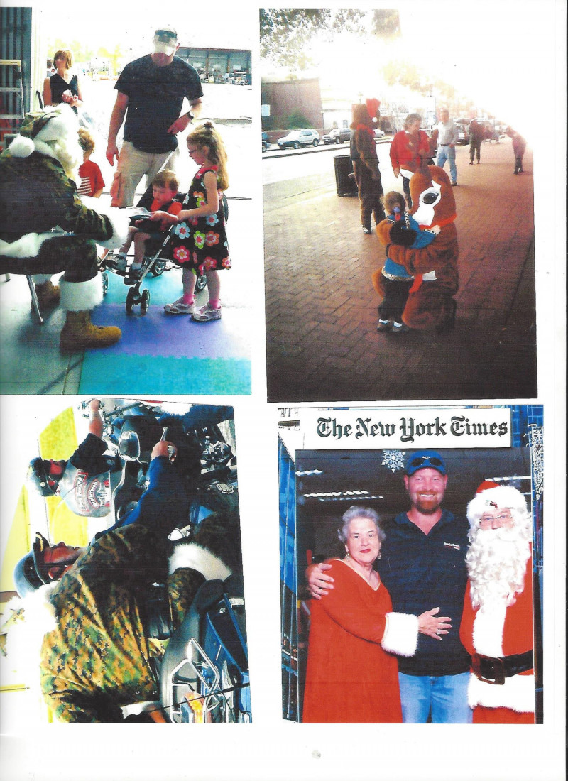 Hire Santa Ted & Mrs. Claus - Santa Claus in Suffolk, Virginia