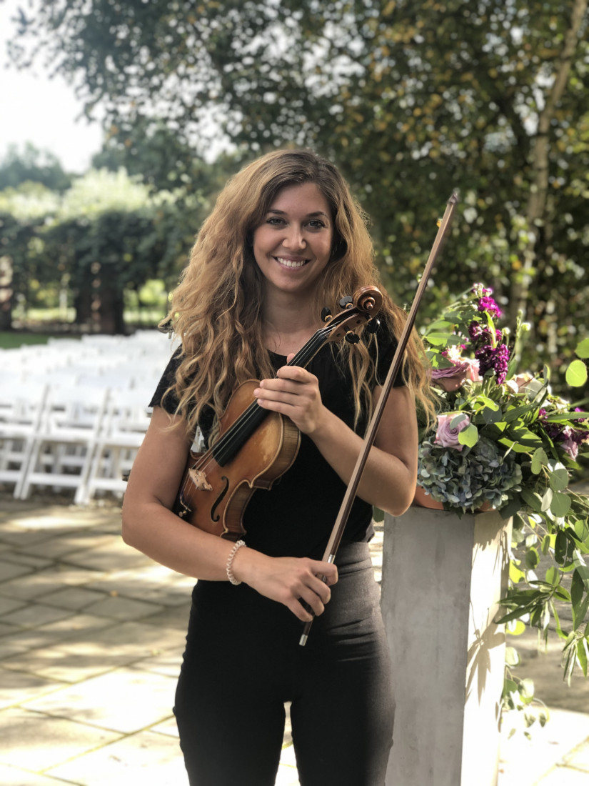 Hire Sarah Becker - Violinist in Cincinnati, Ohio