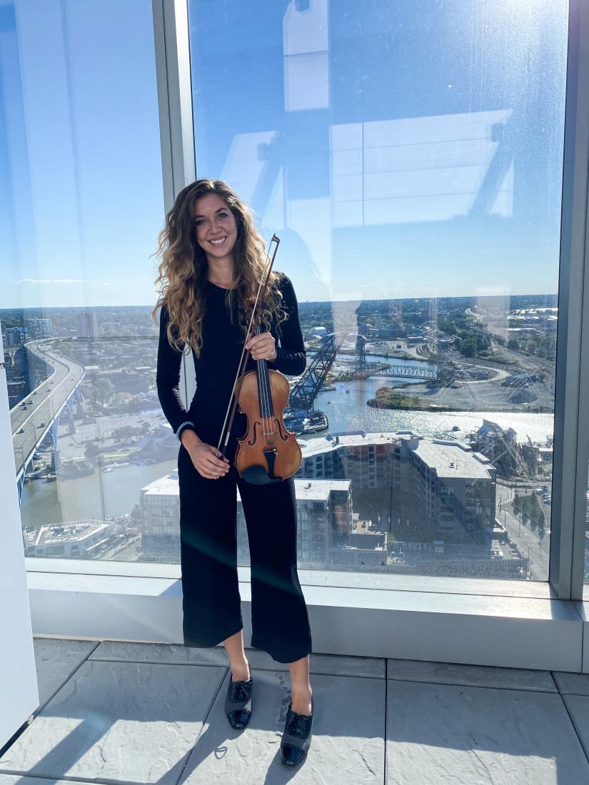 Hire Sarah Becker - Violinist in Cincinnati, Ohio