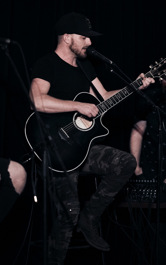 Hire Scott Porter - Singing Guitarist in Nashville, Tennessee