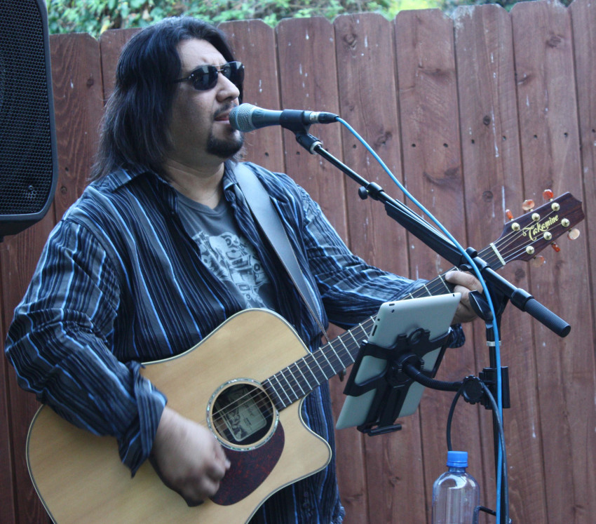 Hire Sean Roberts - Singing Guitarist in Cypress, California