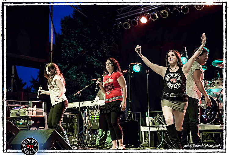 Hire Crosstown Classics - Cover Band in Chicago, Illinois