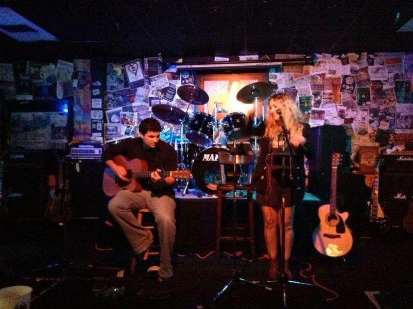 Hire Shannon Dooley - Singer/Songwriter in Fort Lauderdale, Florida