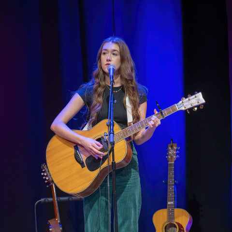 Hire Singer/Songwriter “Jessie Cavalier” - Singing Guitarist in Surrey ...