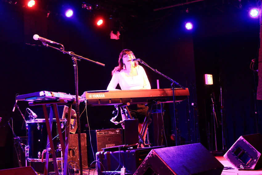 Hire Solo Acoustic Piano Singer Hits - Wedding Singer in Chicago, Illinois